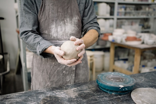 Best Types Of Clay For Throwing Ceramic Pottery: A Clay Buying Guide ...
