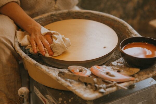 Best Pottery Wheels – What You Need To Know Before Buying A Potters ...